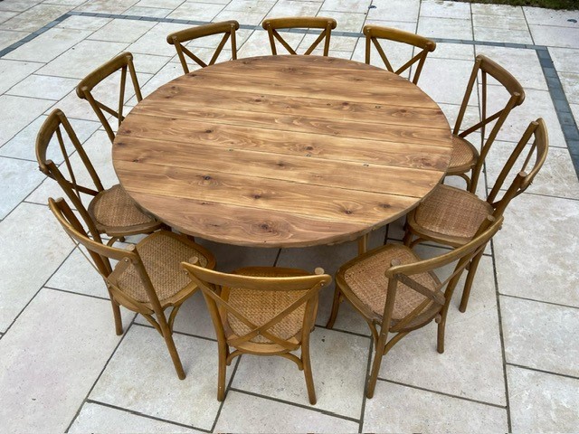 Rustic Cedar Wood Round Table 5'6"D (168cm) with folding wooden legs ...